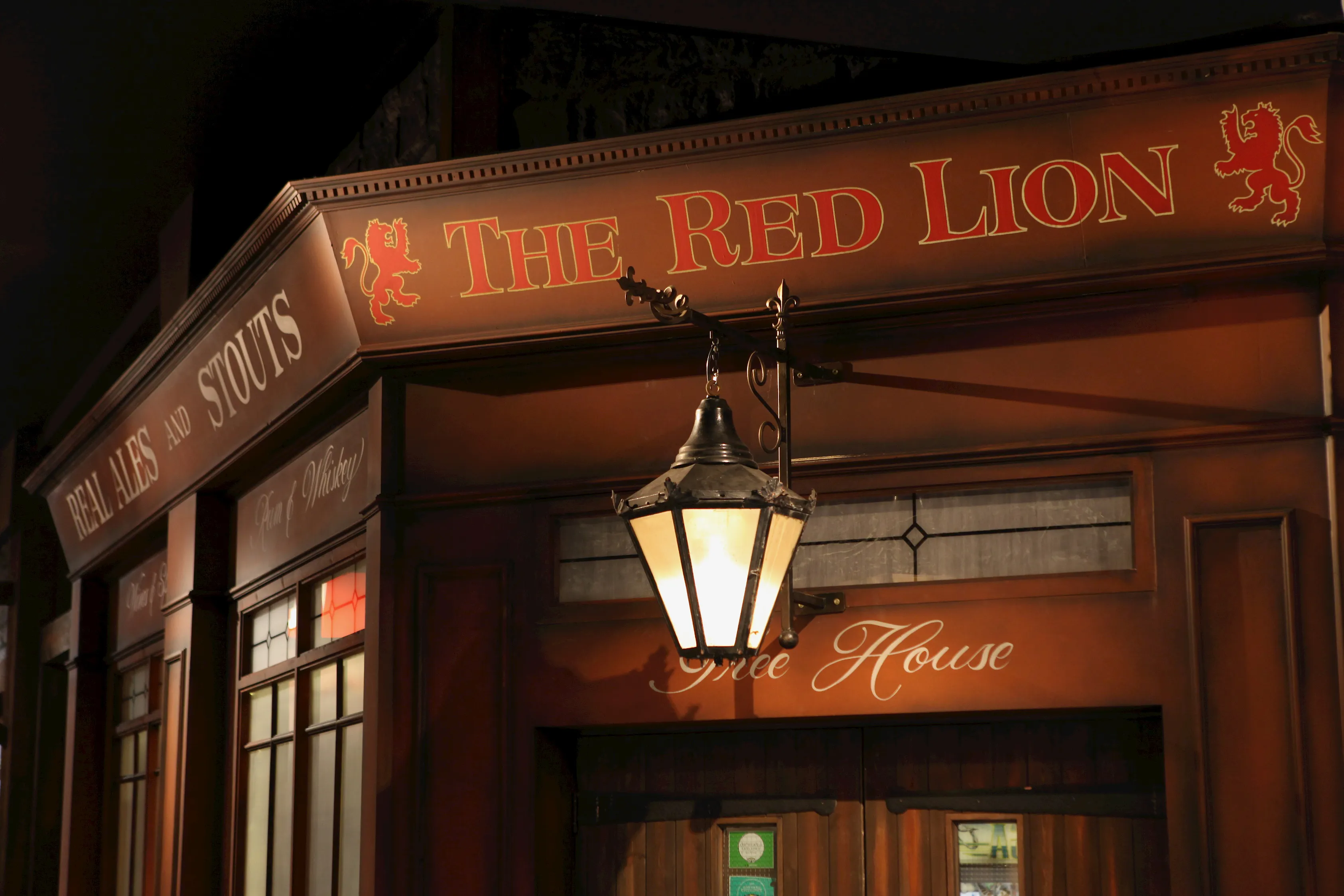 The Red Lion Pub | The Blackpool Tower Dungeon
